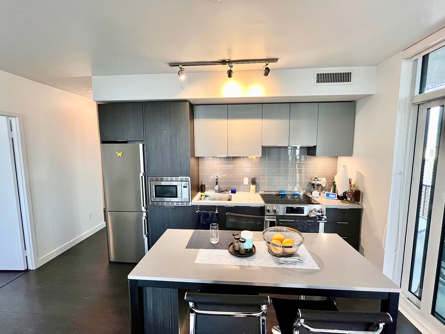 15 Roehampton Ave #2911, Toronto, ON M4P 0C2 | Zillow