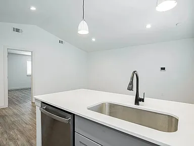 Parkside Green at Bishop Ridge - 523 N Ewing Ave Dallas TX | Zillow