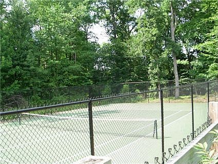 8 Camlet Ct, Roseland, NJ 07068 | Zillow