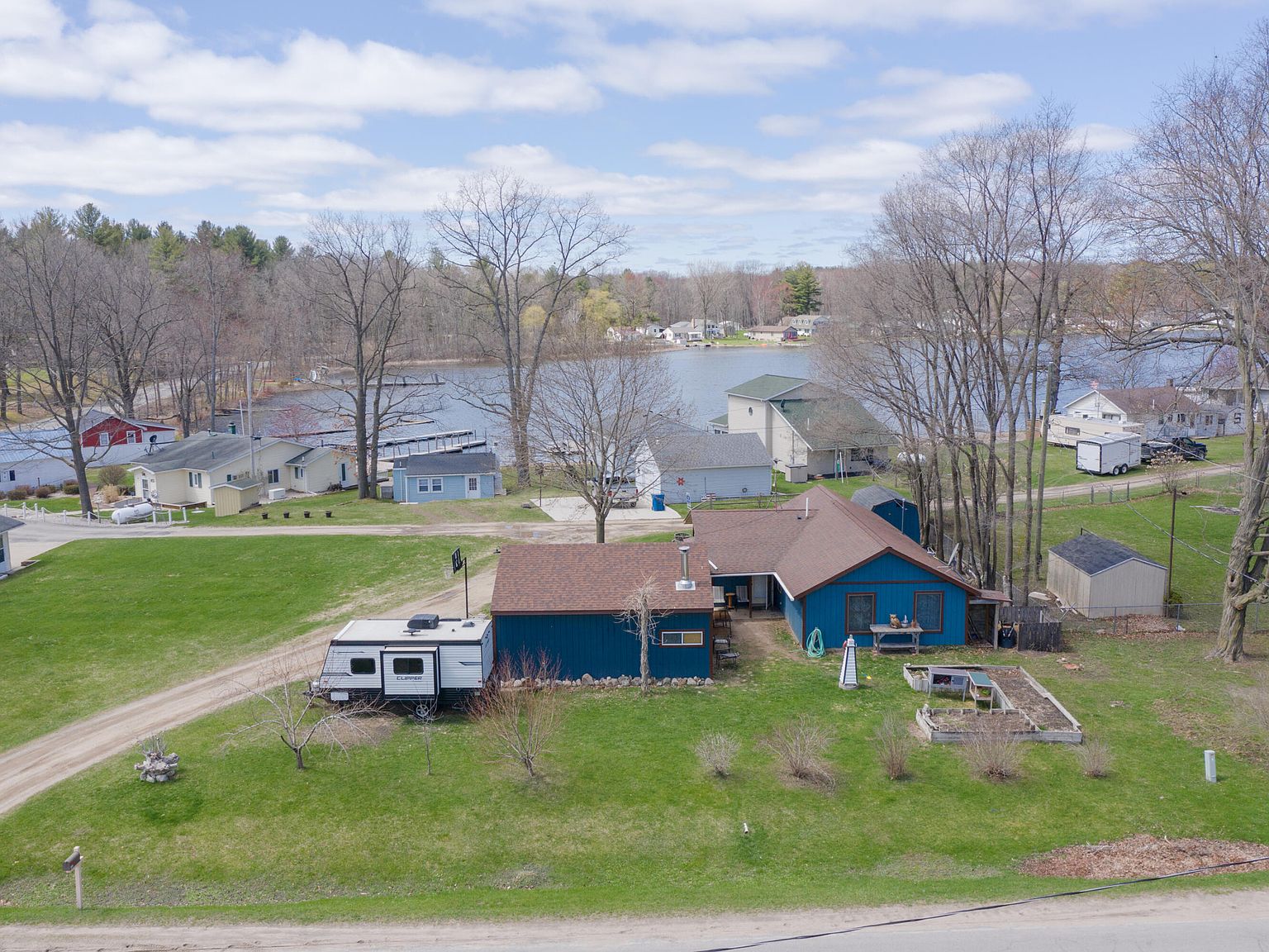 322 Lake Dr, Six Lakes, MI 48886 | Zillow