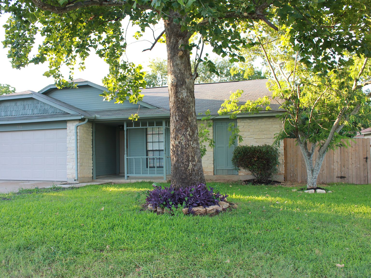 908 E Logan St, Round Rock, TX 78664 | Zillow