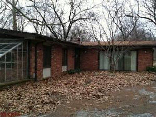 2017 Boaz Ave, Saint Louis, MO 63122 | Zillow