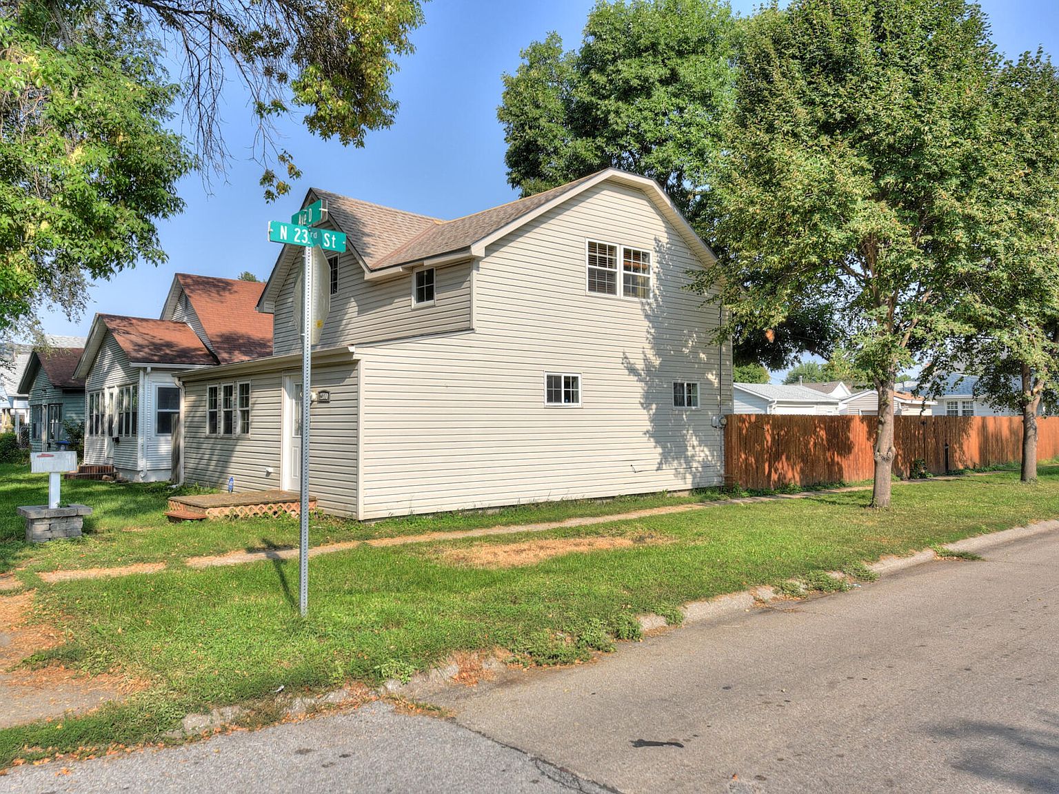 2300 Avenue D, Council Bluffs, IA 51501 | Zillow