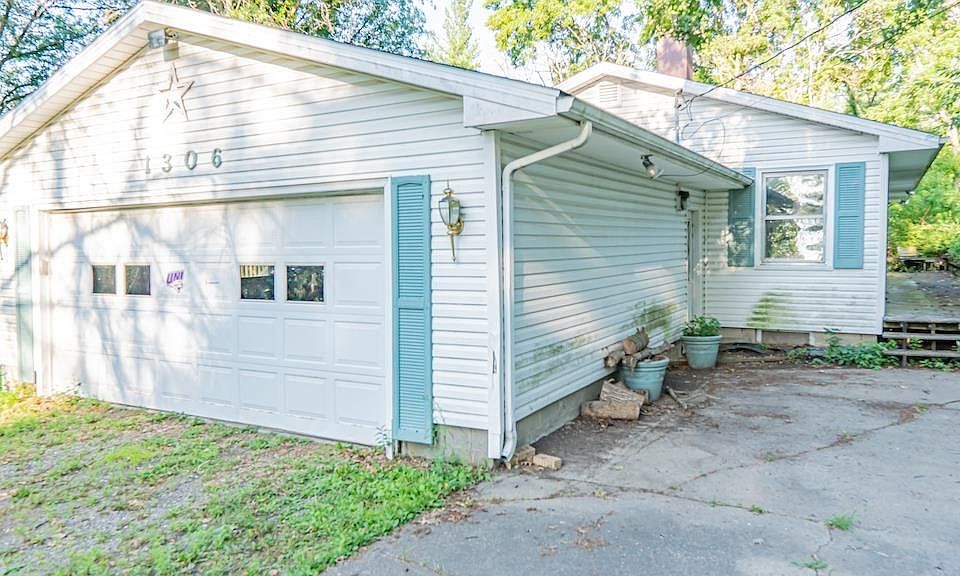 1306 N Union Rd, Cedar Falls, IA 50613 | Zillow