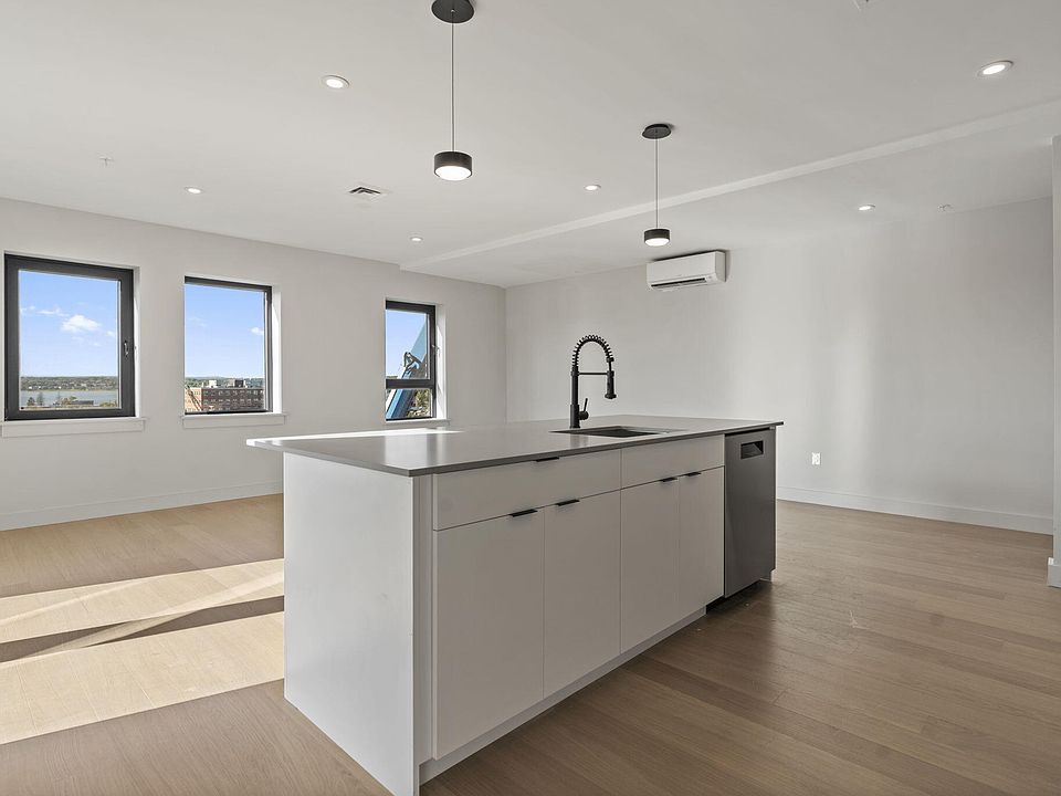 75 Chestnut Street UNIT 406, Portland, ME 04101 | Zillow