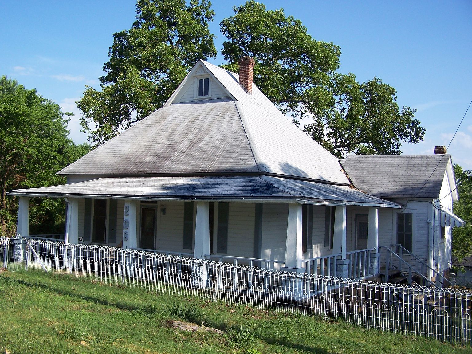 208 Sherwood Ave, Bonanza, AR 72916 | Zillow