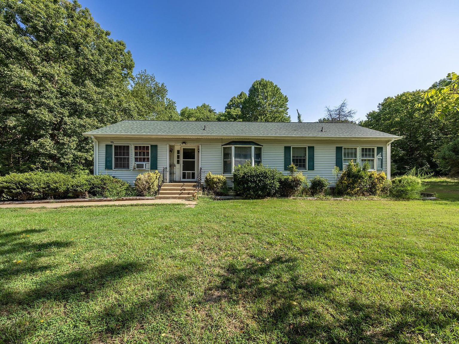 25208 Claudes Dr, Rhoadesville, VA 22542 | Zillow