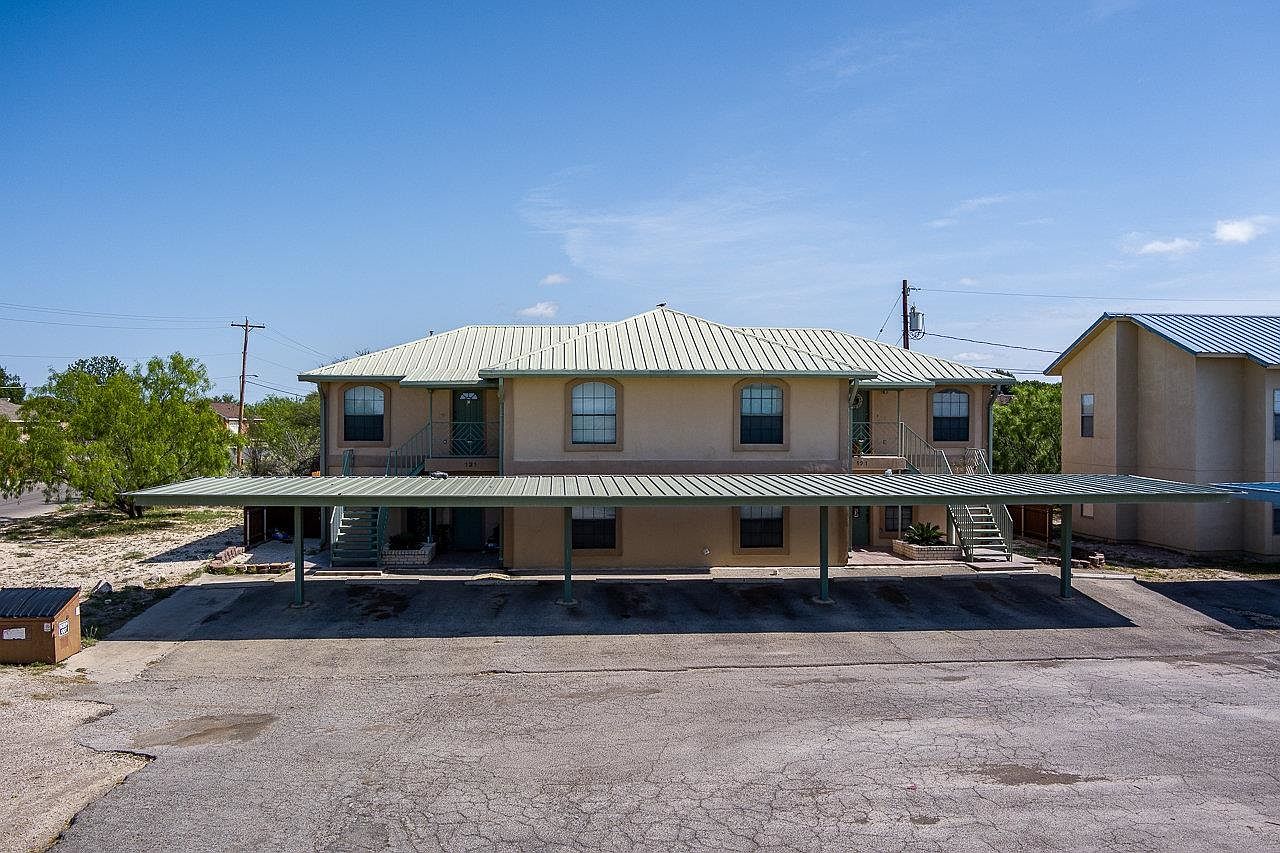 121 Rockwell Way, Del Rio, TX 78840 | Zillow