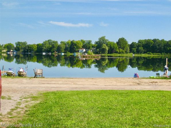 Waterfront - Lapeer County MI Waterfront Homes For Sale - 59 Homes | Zillow