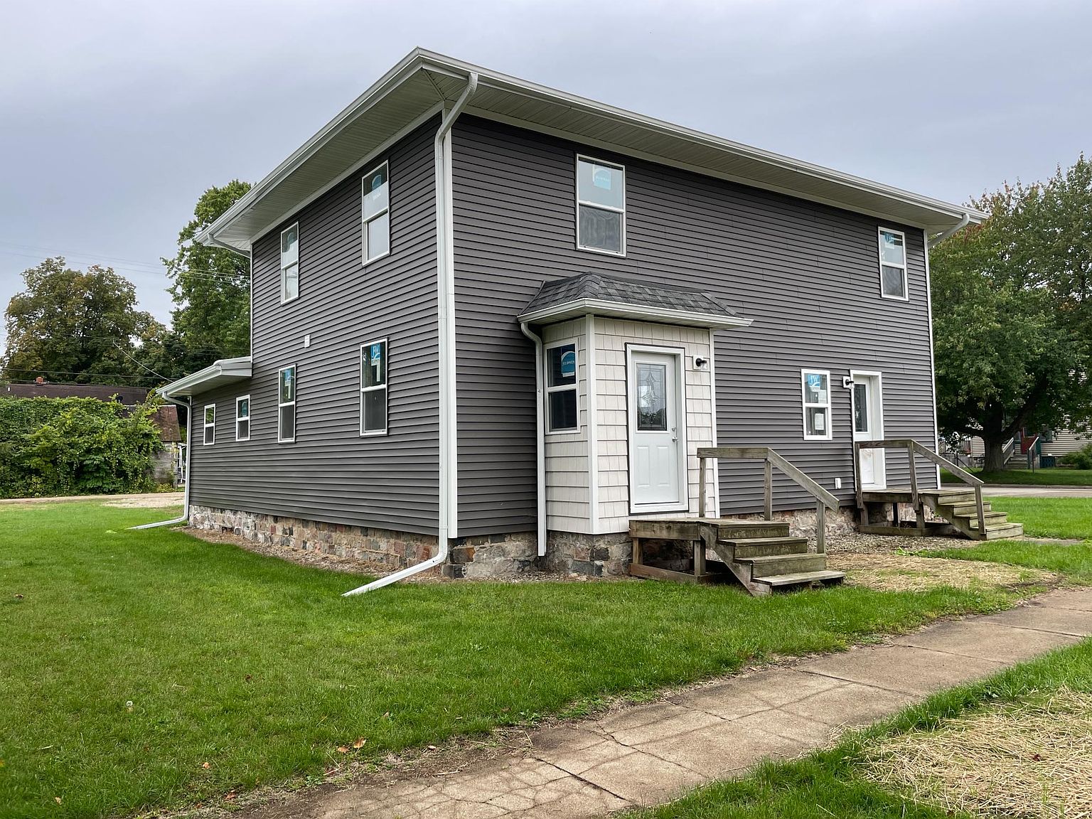 201 1/2 E Main St, Homer, MI 49245 | Zillow
