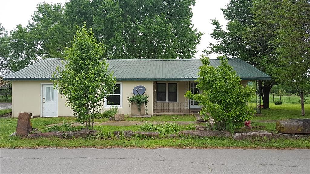 1570 Lacy Dr, Elkins, AR 72727 | Zillow