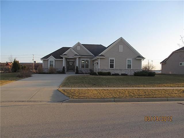 621 Stoecker Farm Ave, Mukwonago, WI 53149 | Zillow