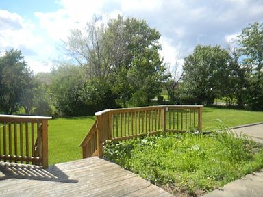 700 Roppolo Dr, Elk Grove Village, IL 60007 | Zillow