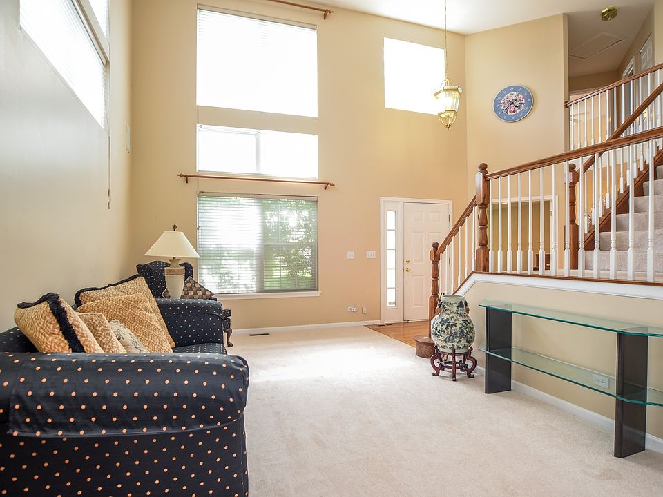 18376 W Springwood Dr, Grayslake, IL 60030 | Zillow