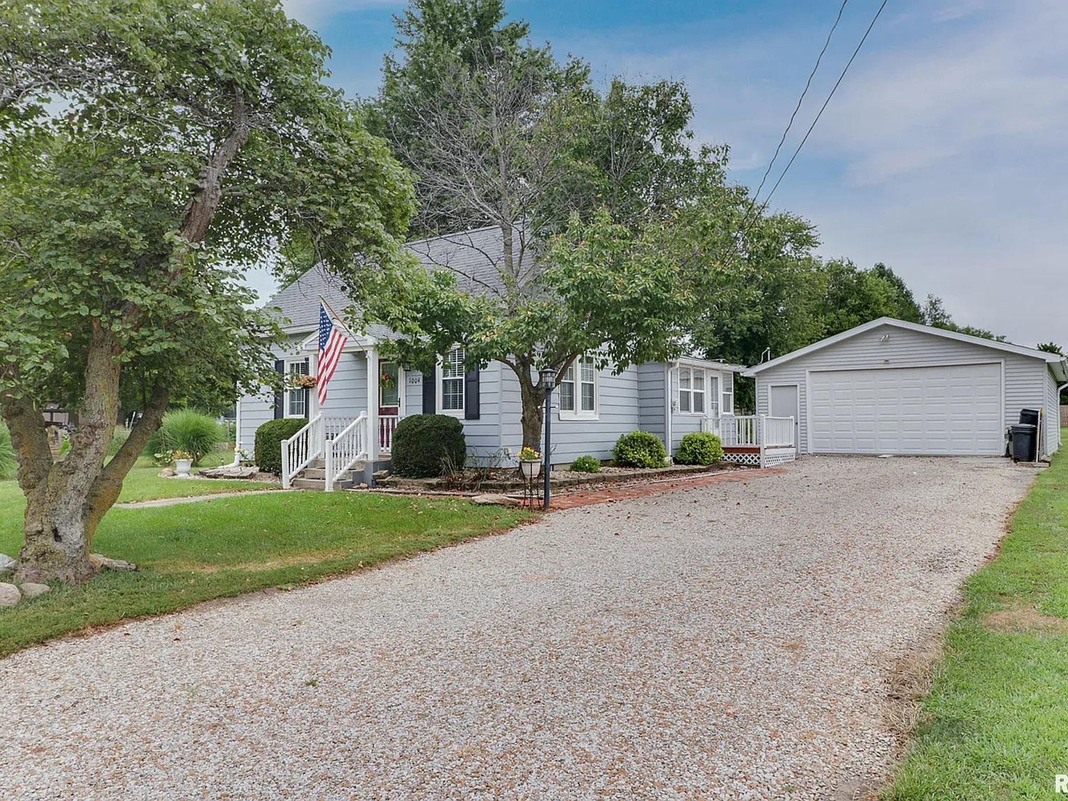 1004 S Elm St Delavan Il 61734 Zillow