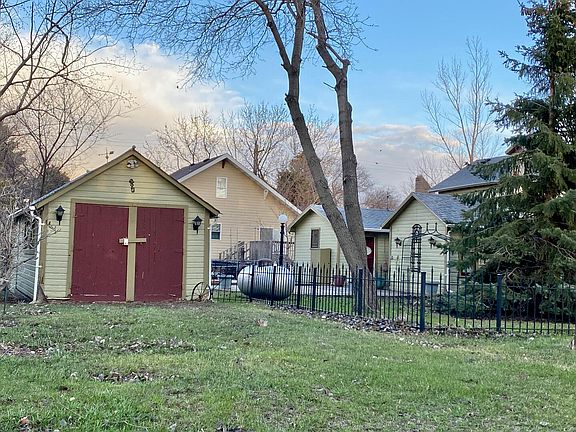 1018 Saint John St, Faulkton, SD 57438 | MLS #23-671 | Zillow