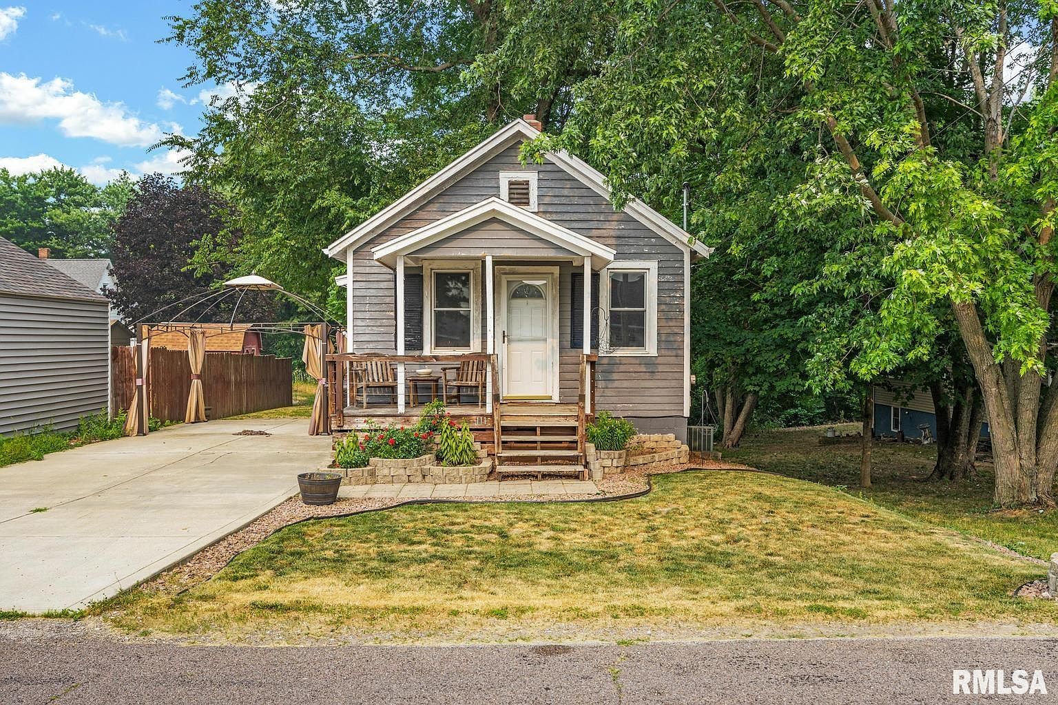 111 Orchard St, East Peoria, IL 61611 | Zillow