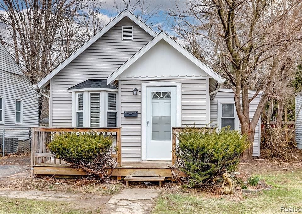 2814 Crooks Rd, Royal Oak, MI 48073 | MLS #20221041178 | Zillow