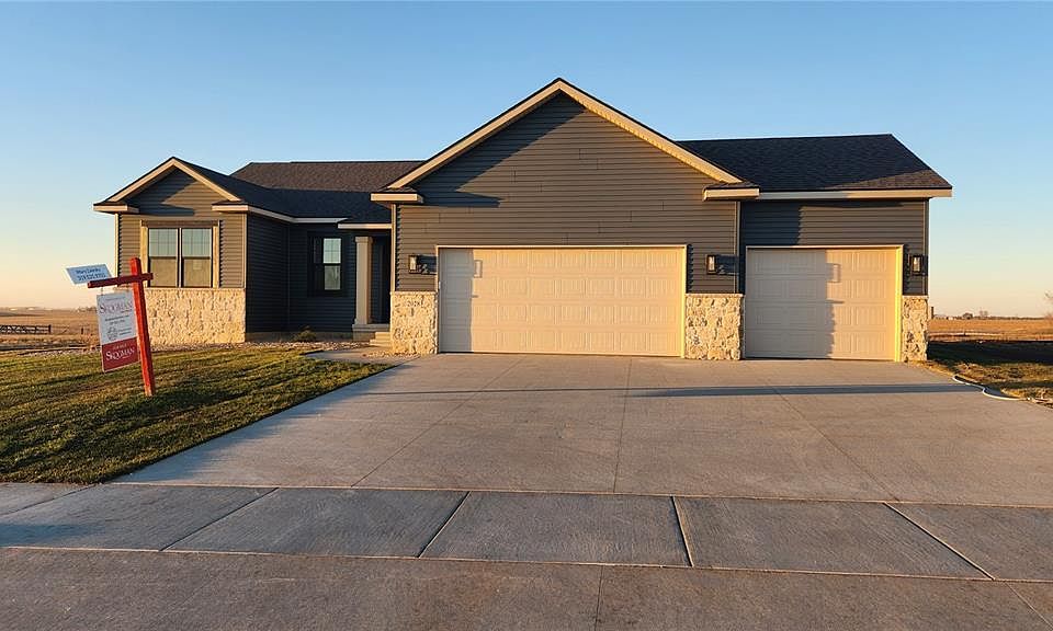 2028 Royal Oak Ridge Rd, Marion, IA 52302 | Zillow