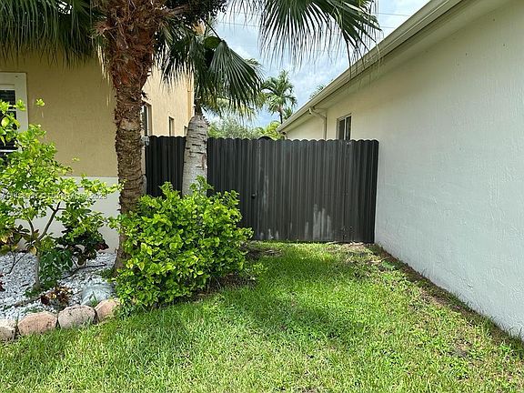 9011 SW 208th Ter, Cutler Bay, FL 33189 | MLS #A11438037 | Zillow