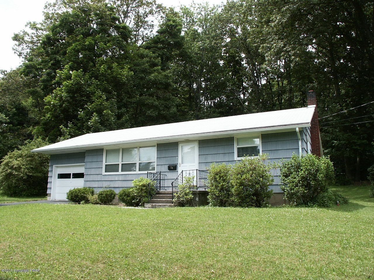 28 E Kinney Ave, Mount Pocono, PA 18344 | Zillow