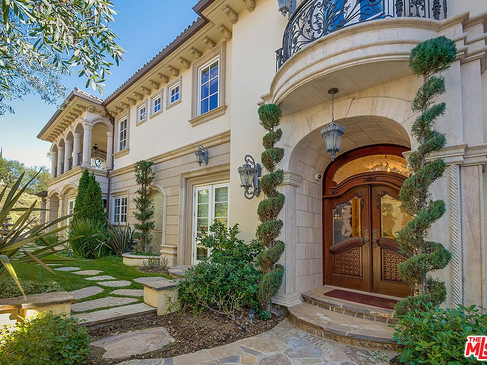 2680 Bowmont Dr, Beverly Hills, CA 90210 | Zillow