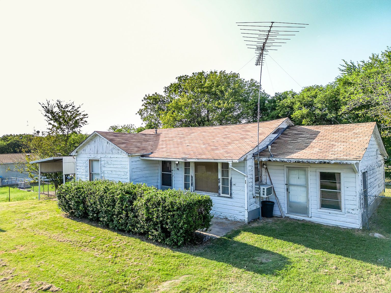 102 W South Front St, Barry, TX 75102 | Zillow