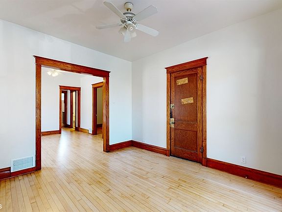 2910 S Haynes Ct, Chicago, IL 60608 | MLS #12157119 | Zillow