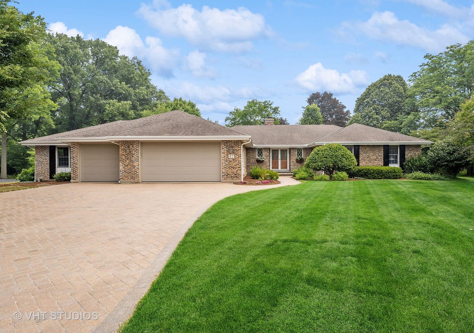 37 Stirrup Cup Ct, Saint Charles, IL 60174 | MLS #11816027 | Zillow