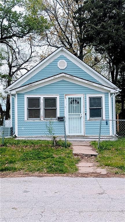 3121 Delavan Ave, Kansas City, KS 66104 | Zillow
