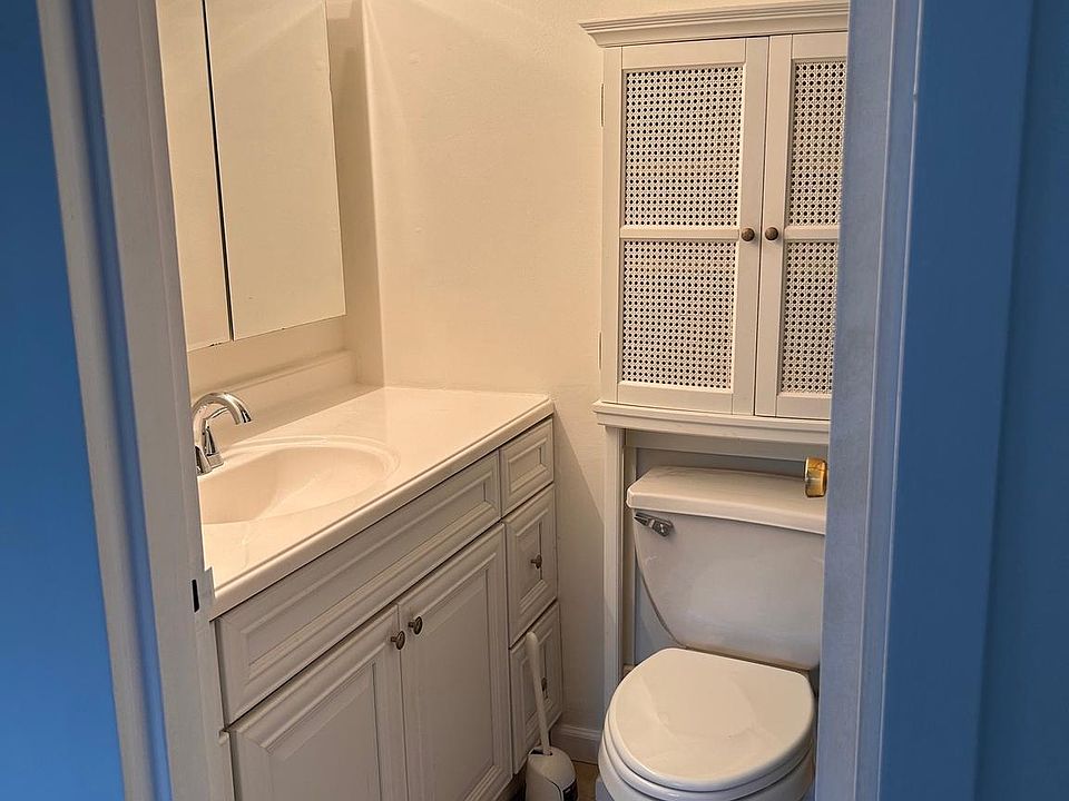 4000 Gypsy Ln Philadelphia PA | Zillow