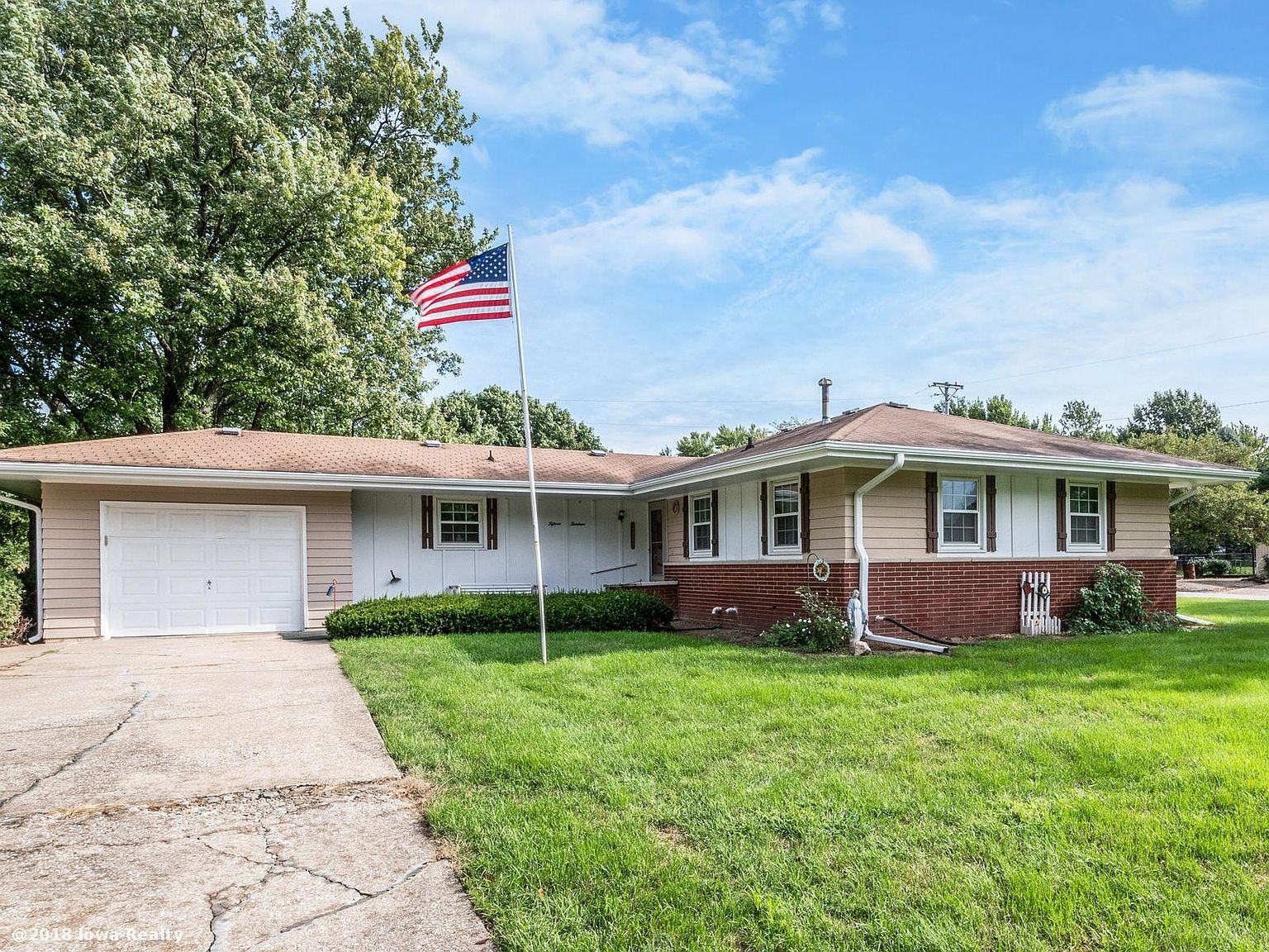 1513 Thomas St, Redfield, IA 50233 | Zillow