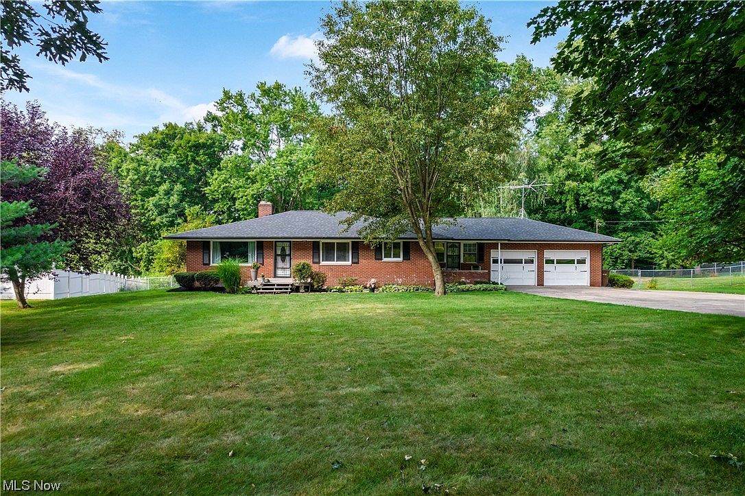 5882 Dailey Rd, Akron, OH 44319 | Zillow