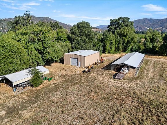 10256 Elk Mountain Rd, Upper Lake, CA 95485 | MLS #LC24212393 | Zillow
