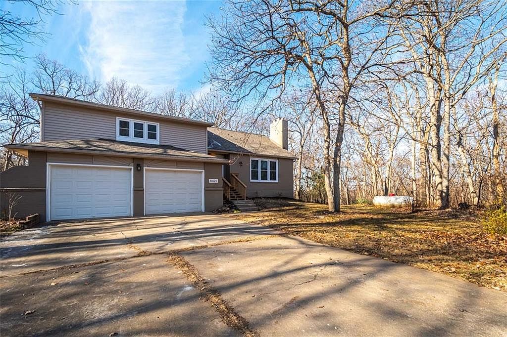 30520 Laurel Dr, Paola, KS 66071 | MLS #2465014 | Zillow