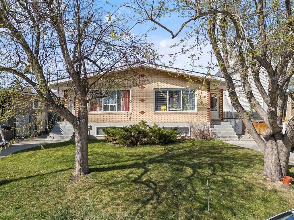 524 N 53rd Ave SW, Calgary, AB T2V 0B9 | MLS #A2217578 | Zillow