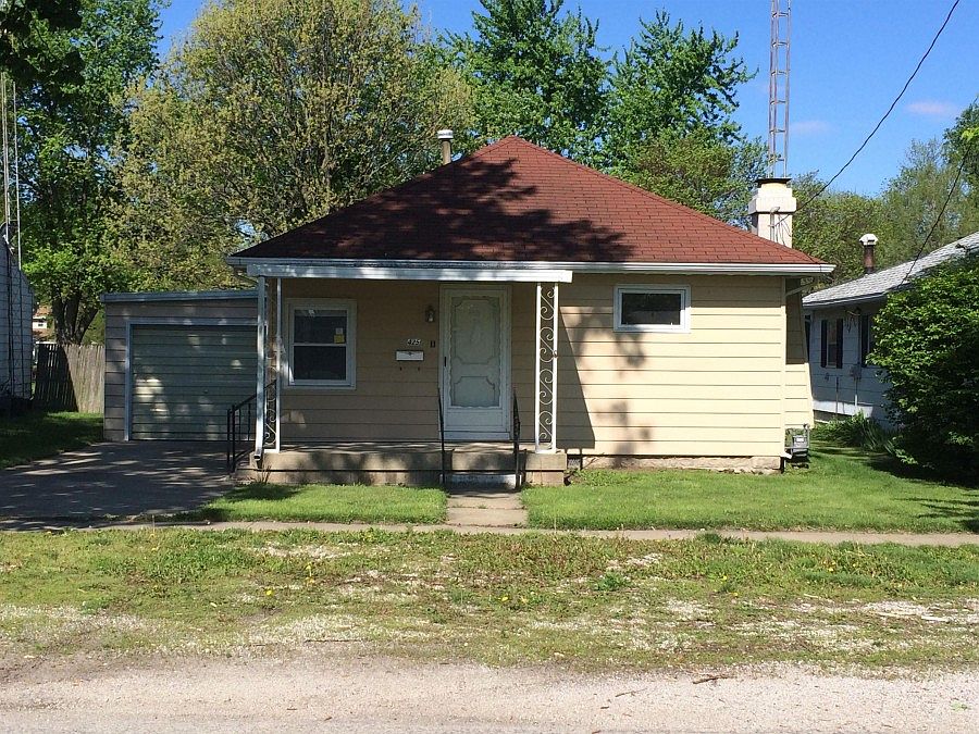 425 S Church St, Virden, IL 62690 | Zillow