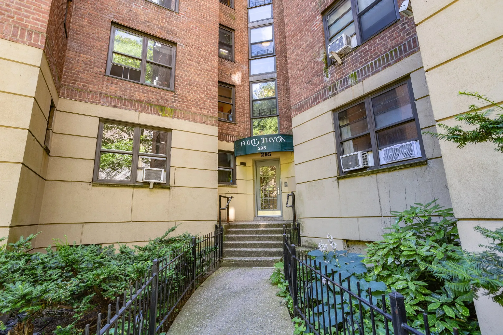 295 Bennett Avenue #6A in Hudson Heights, Manhattan | StreetEasy