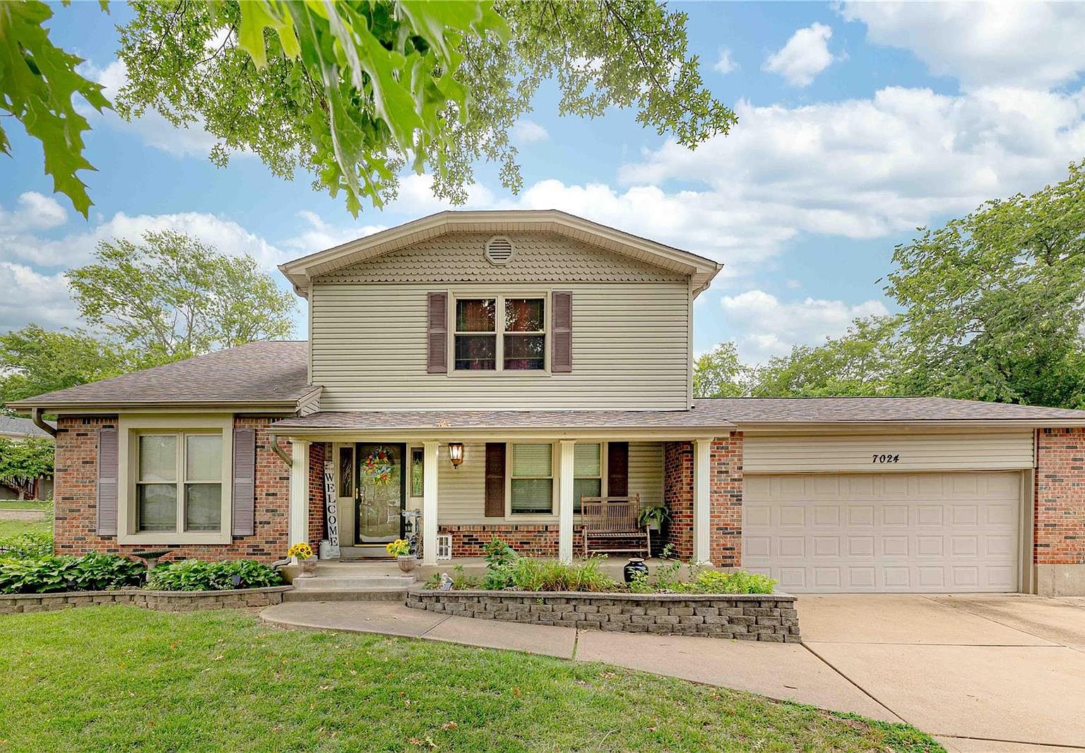 7024 Briar Bluff Dr, Saint Louis, MO 63129 | Zillow
