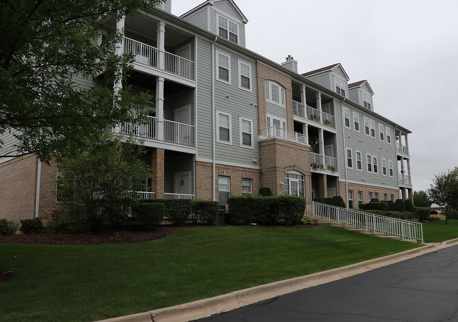 1299 W Lake St APT 304, Addison, IL 60101 | Zillow