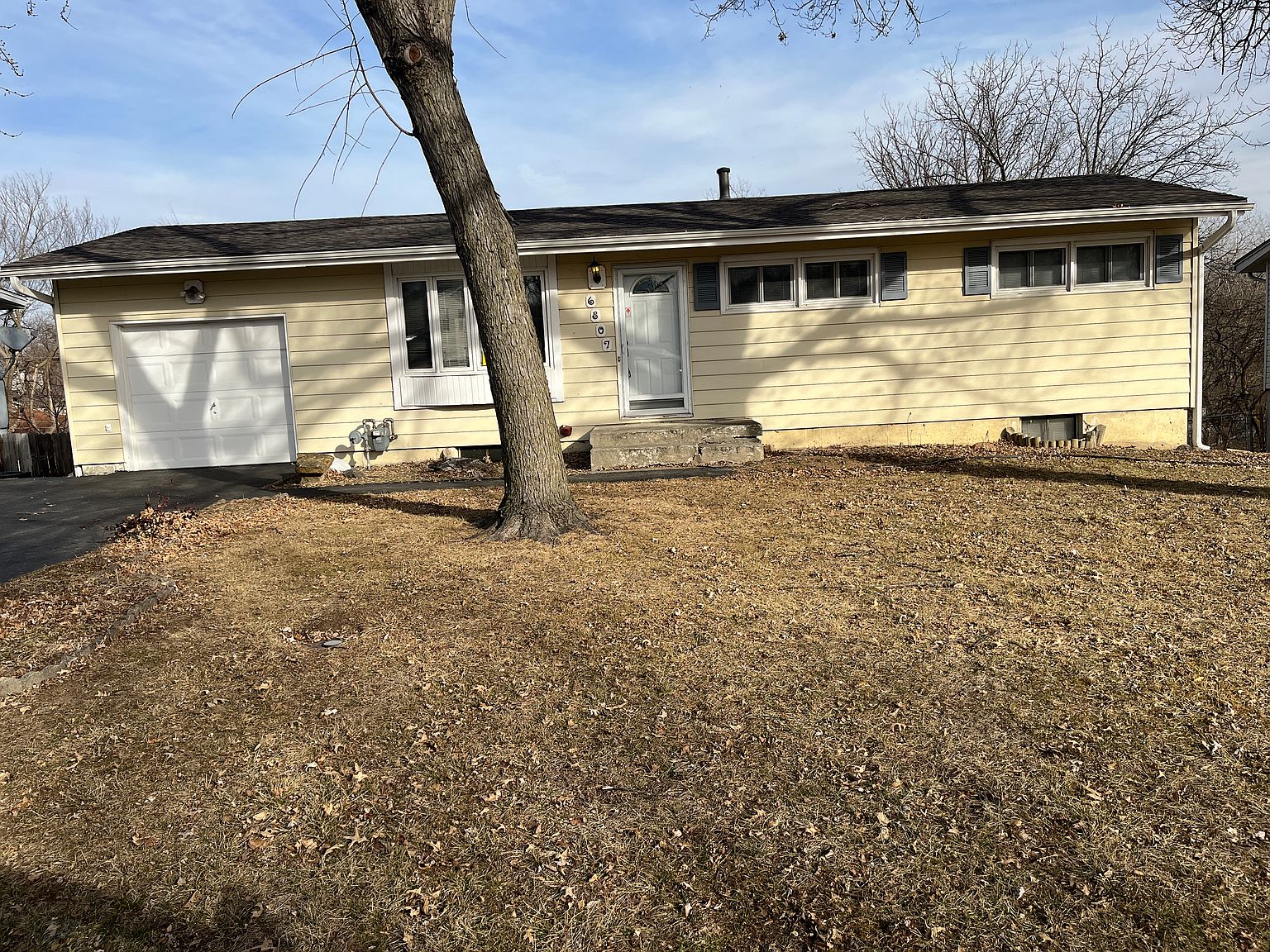 6807 N Montrose Ave, Kansas City, MO 64151 | Zillow