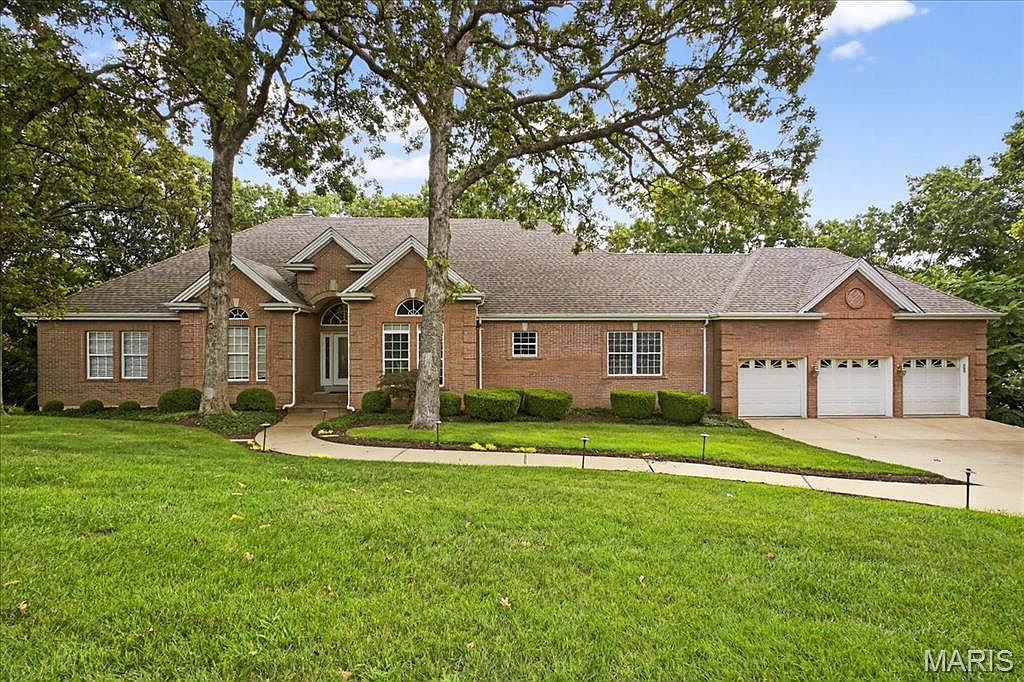 528 Clover Leaf Hill Ct, Grover, MO 63040 | Zillow