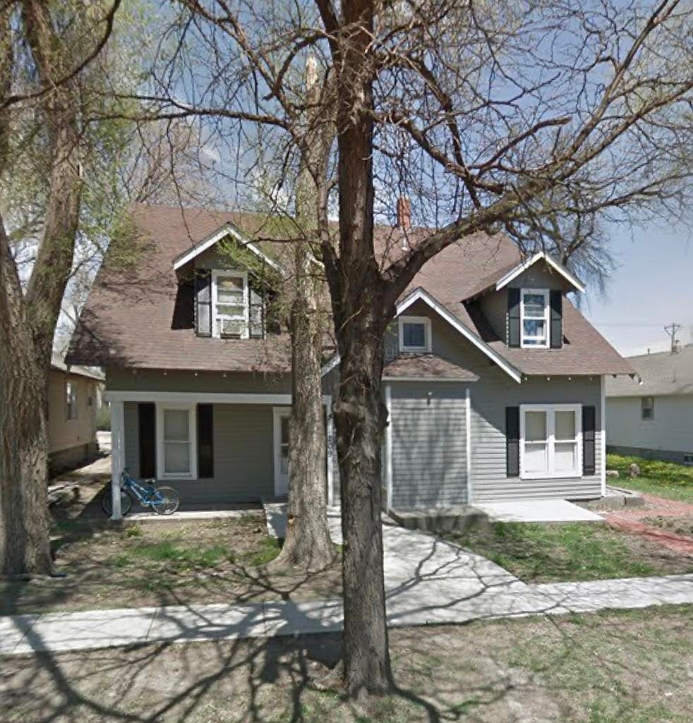 209 W 7th St, Hays, KS 67601 | Zillow