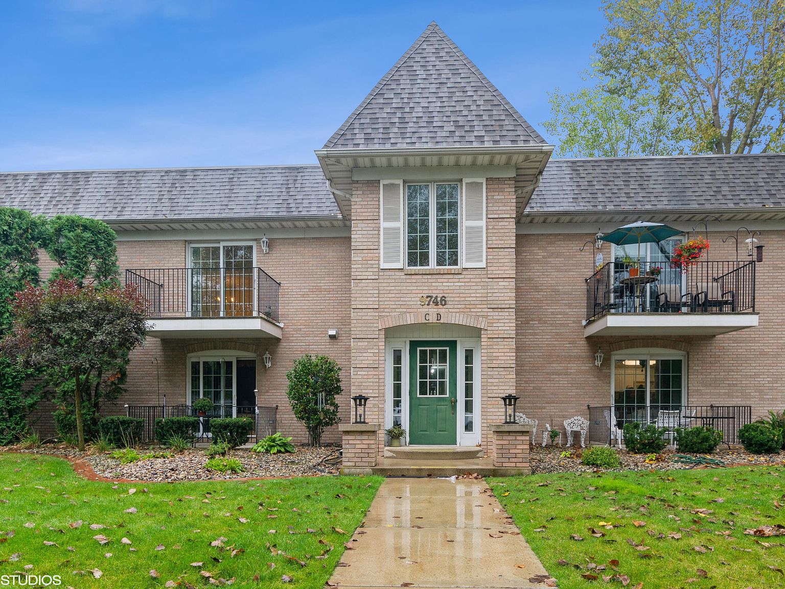 9746 Georgetowne Dr UNIT C2, Highland, IN 46322 | Zillow