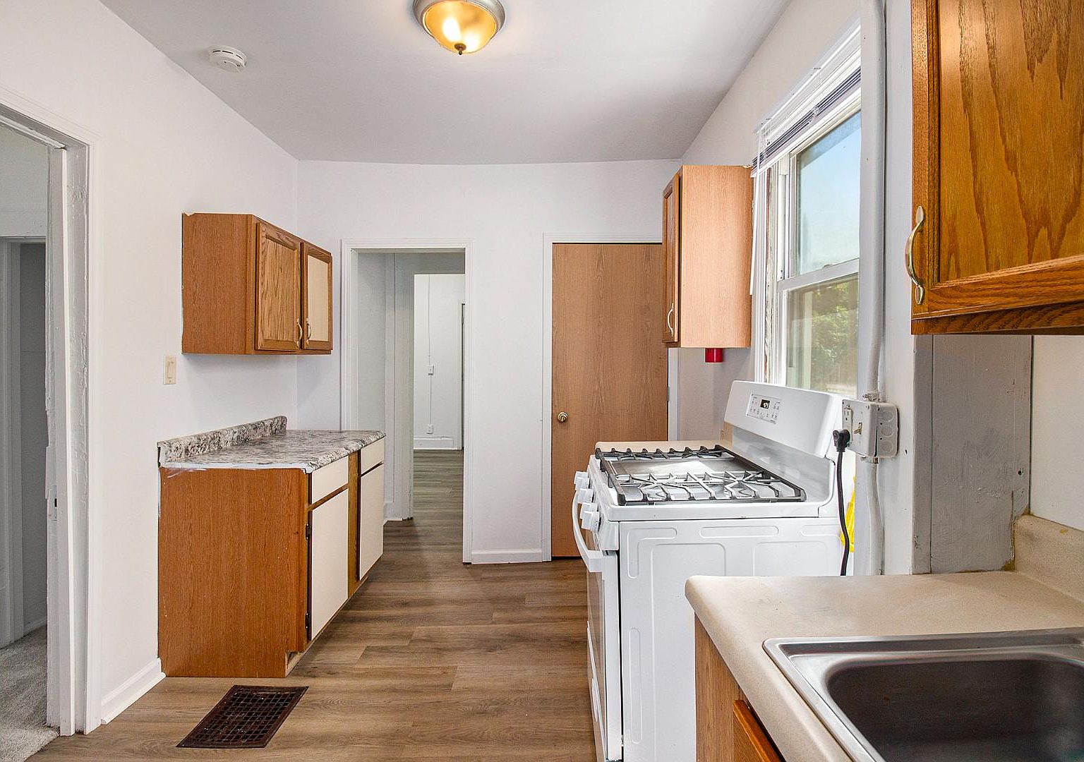 147 Isbell St, Lansing, MI 48910 | Zillow