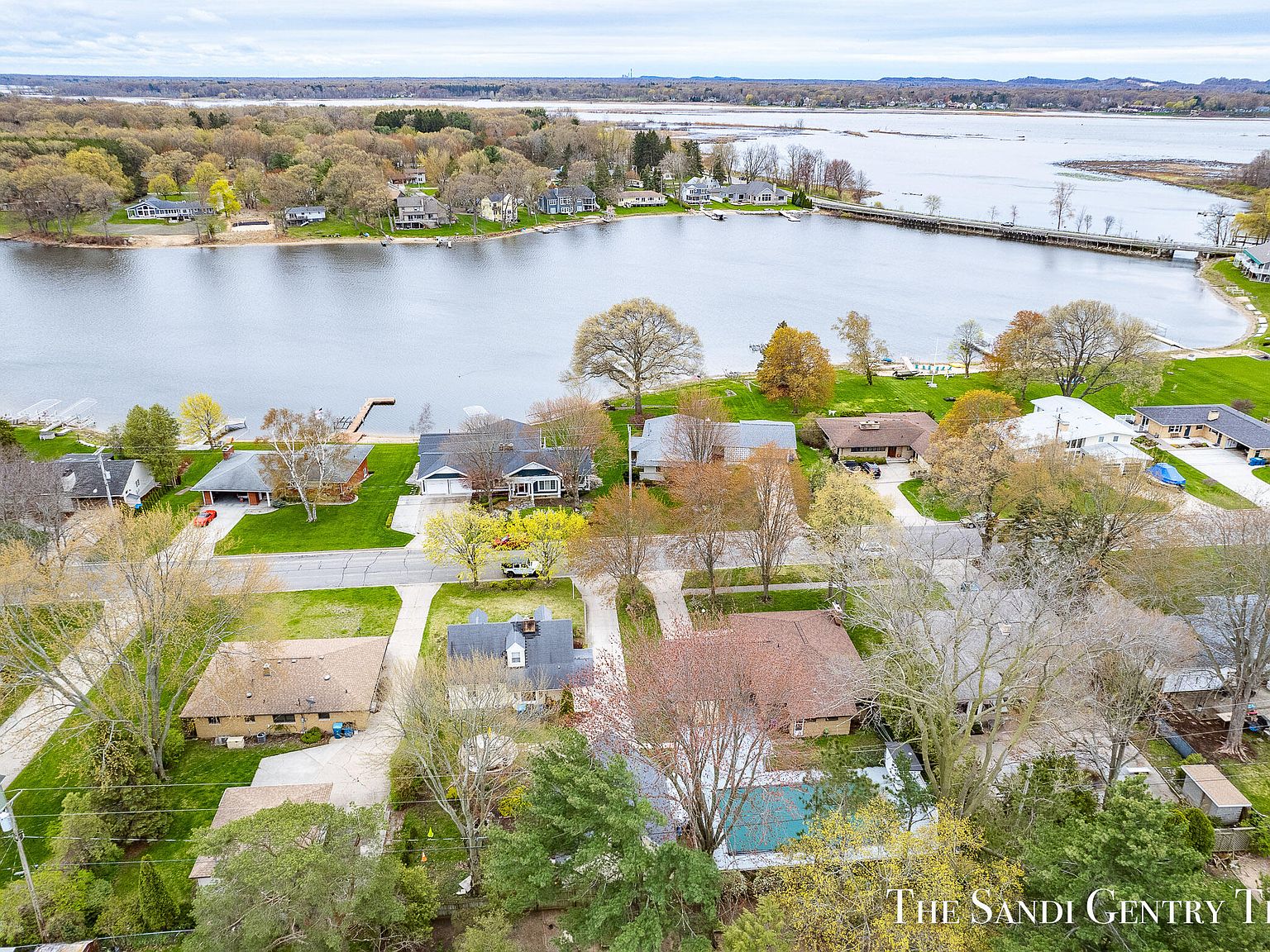 725 Fall St, Spring Lake, MI 49456 | MLS #23013886 | Zillow