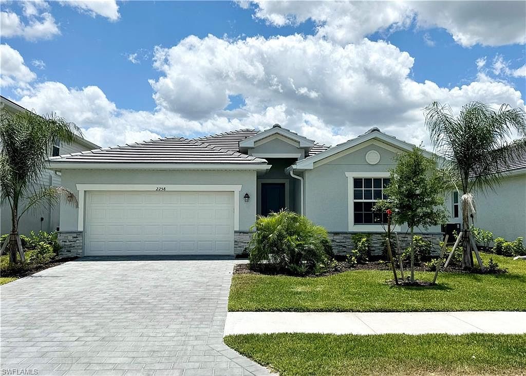 2258 Avocado Ln, Naples, FL 34120 | Zillow