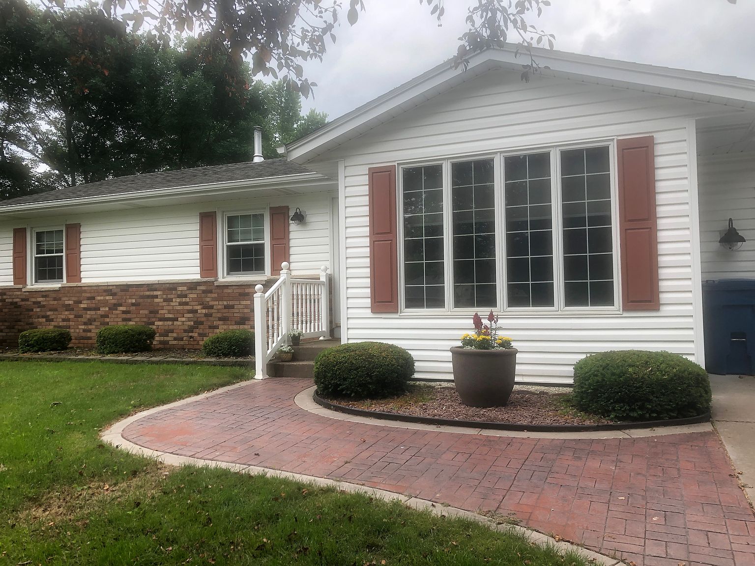 57 Park View Dr, Park View, IA 52748 | Zillow