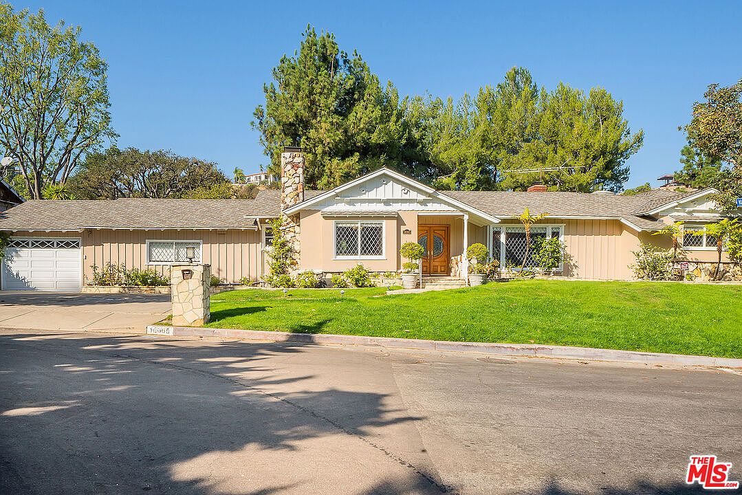 16065 Meadowcrest Rd, Sherman Oaks, CA 91403 | Zillow