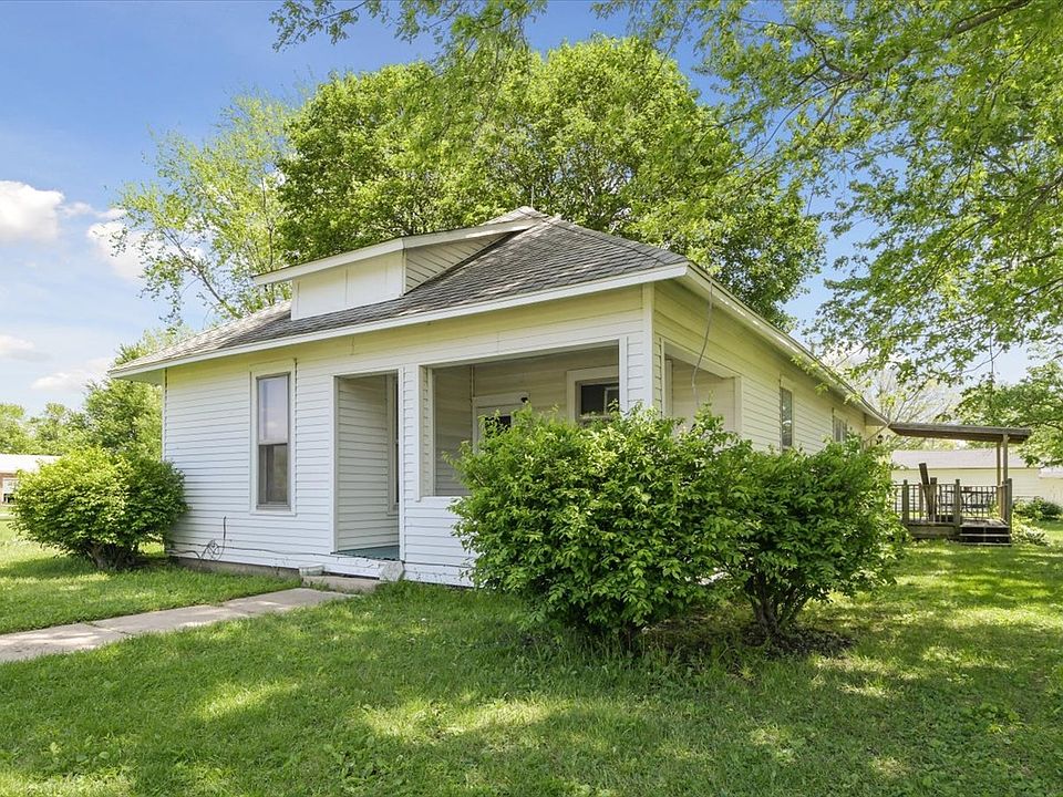 105 John St, Longview, IL 61852 | MLS #11774106 | Zillow